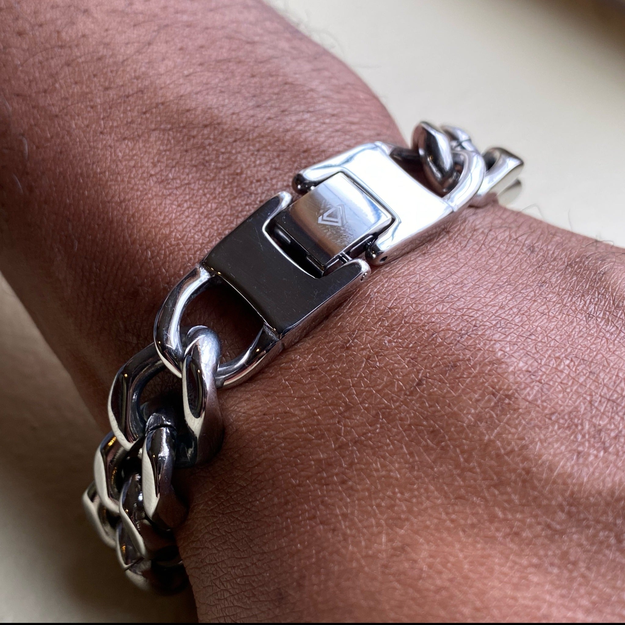 Klassic Curb Link Bracelet 4x12MM Stainless Steel in Silver – Klassic Statement